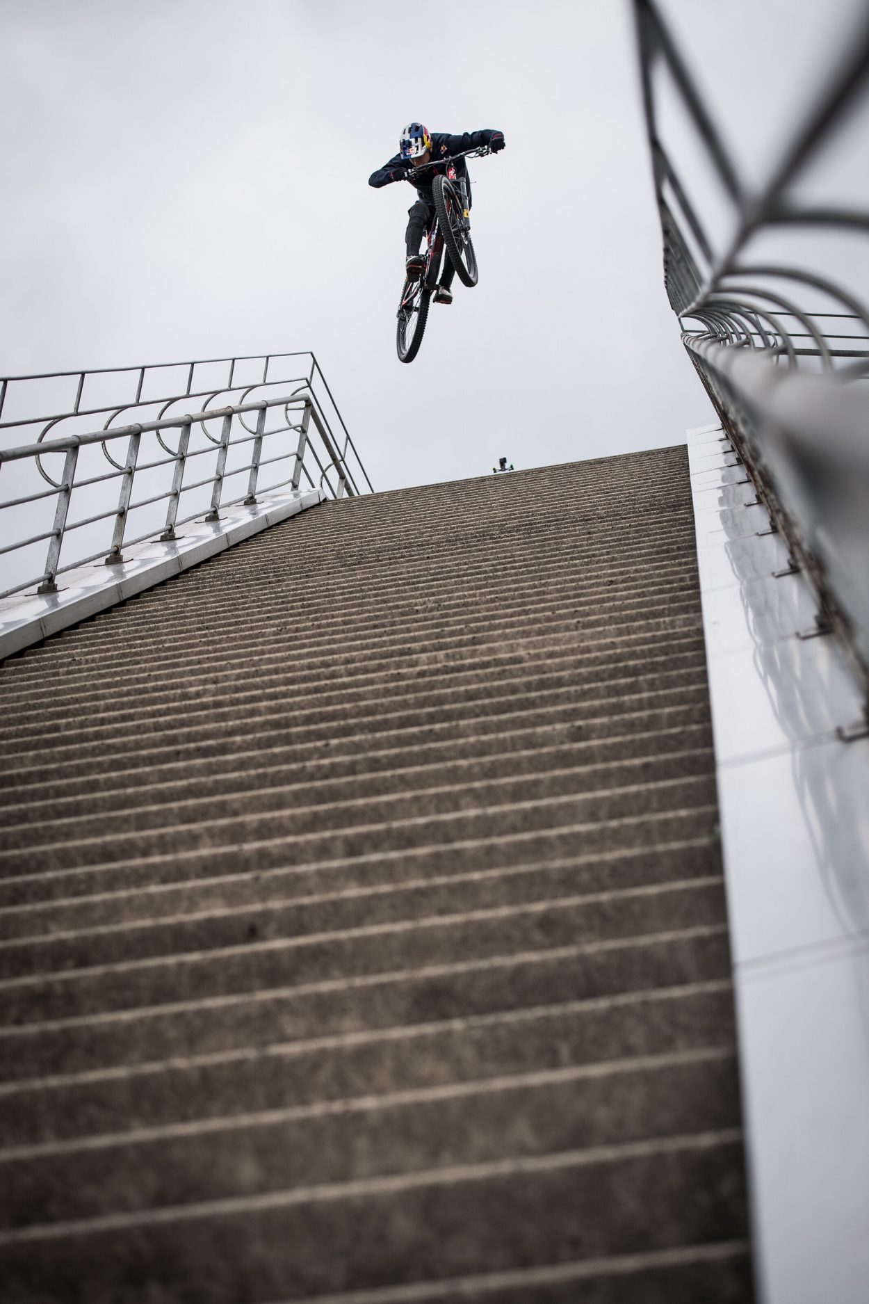 Urban Freeride Lives 3 - Huck to flat with Fabio Wibmer - [R]evolution MTB