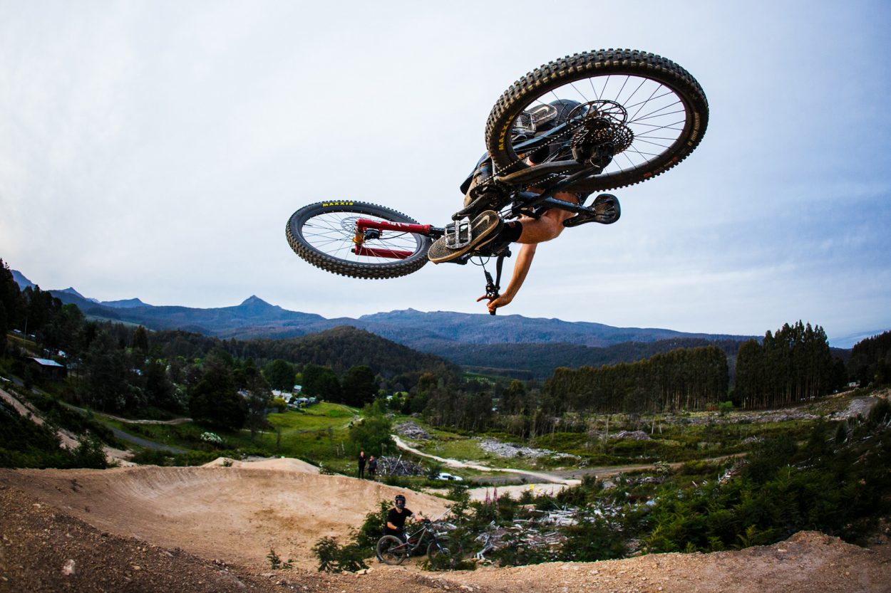 MUST WATCH // Remember this name: Dan Booker! – [R]evolution MTB