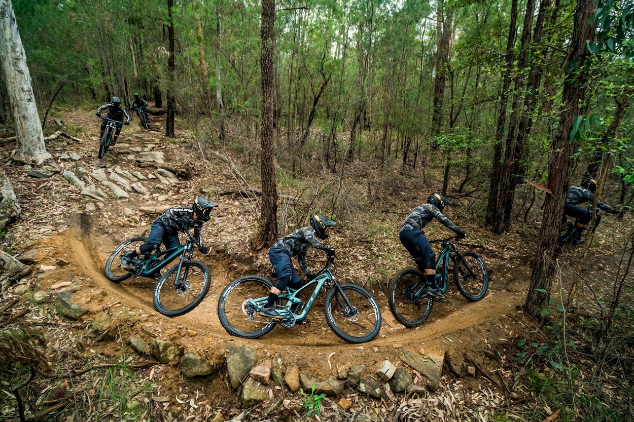 [R]evolution Mountain Bike Magazine - [R]evolution MTB