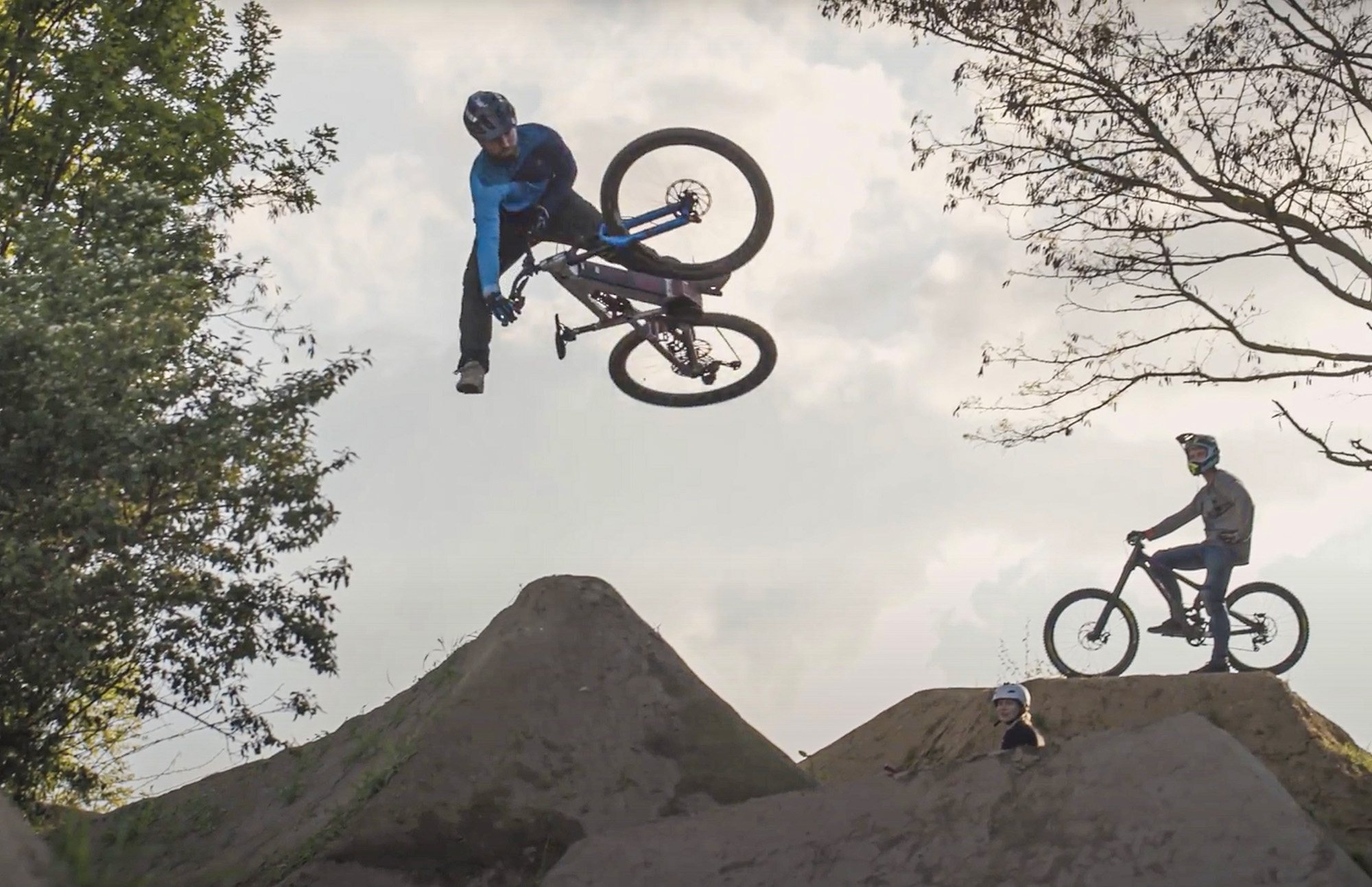 CROSSOVER // Christian Rigal bringing his BMX vision to MTB - [R ...