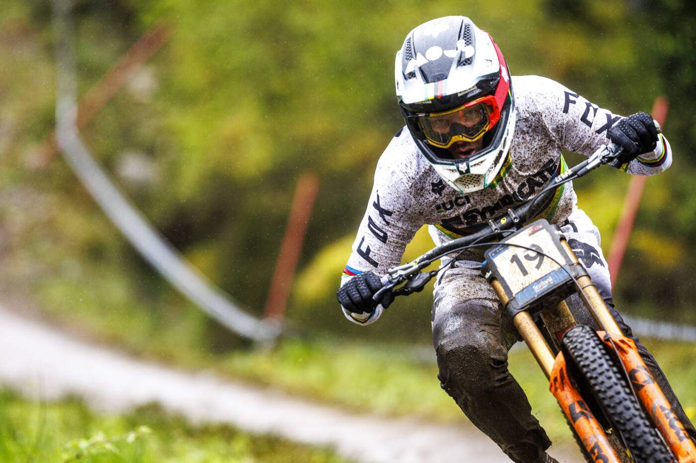 Pro Bike Check // Greg Minnaar - [R]evolution MTB