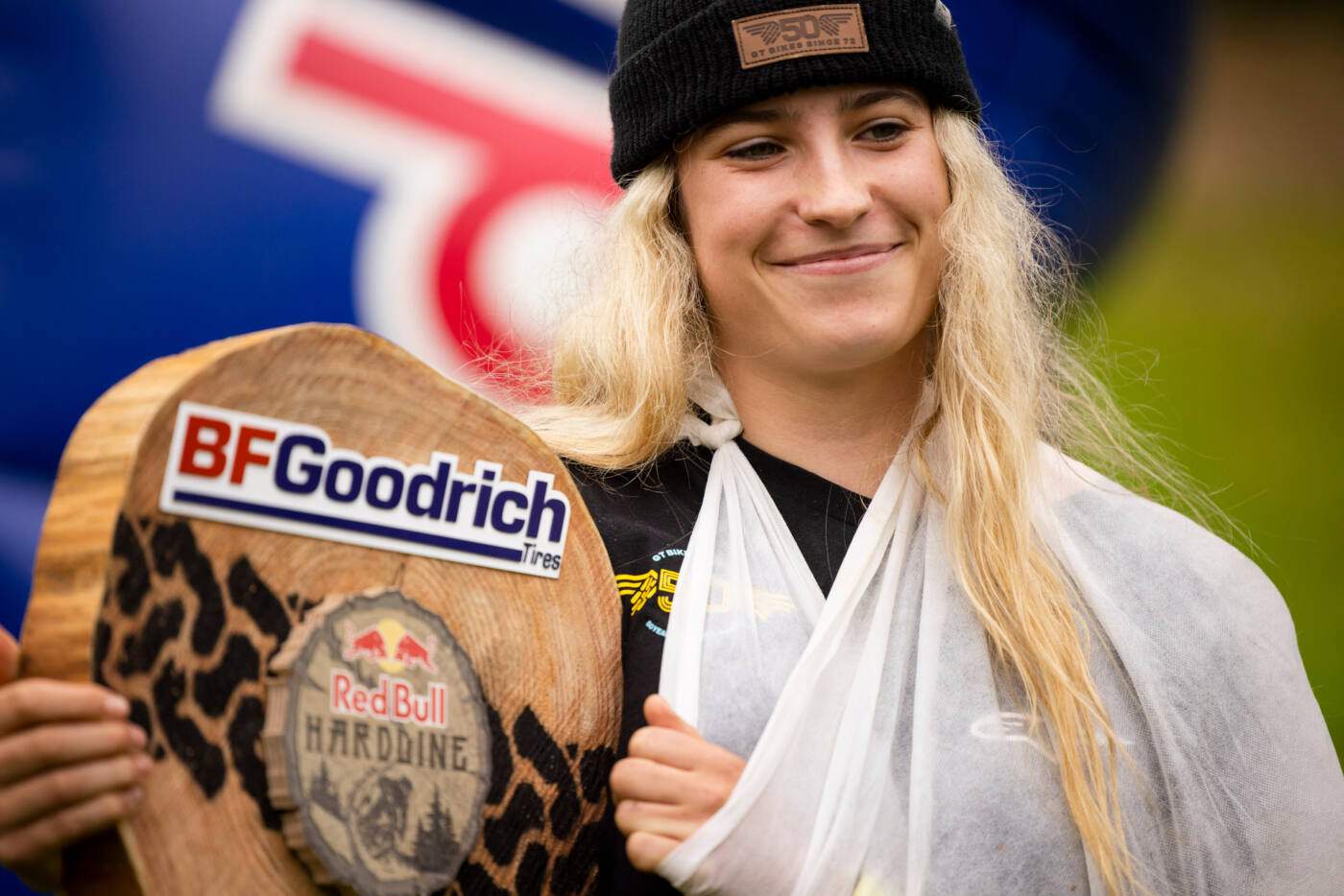 JESS BLEWITT // CHANGING THE GAME AT RED BULL HARDLINE - [R]evolution MTB