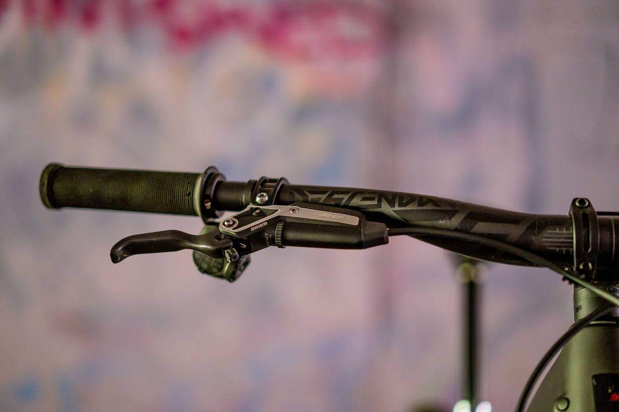 SRAM introduce ‘Stealth’ levers for Code & Level Ultimate - [R ...